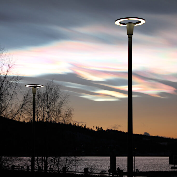Safe and Sustainable Pathway Lighting in Public Spaces | Kreis ...